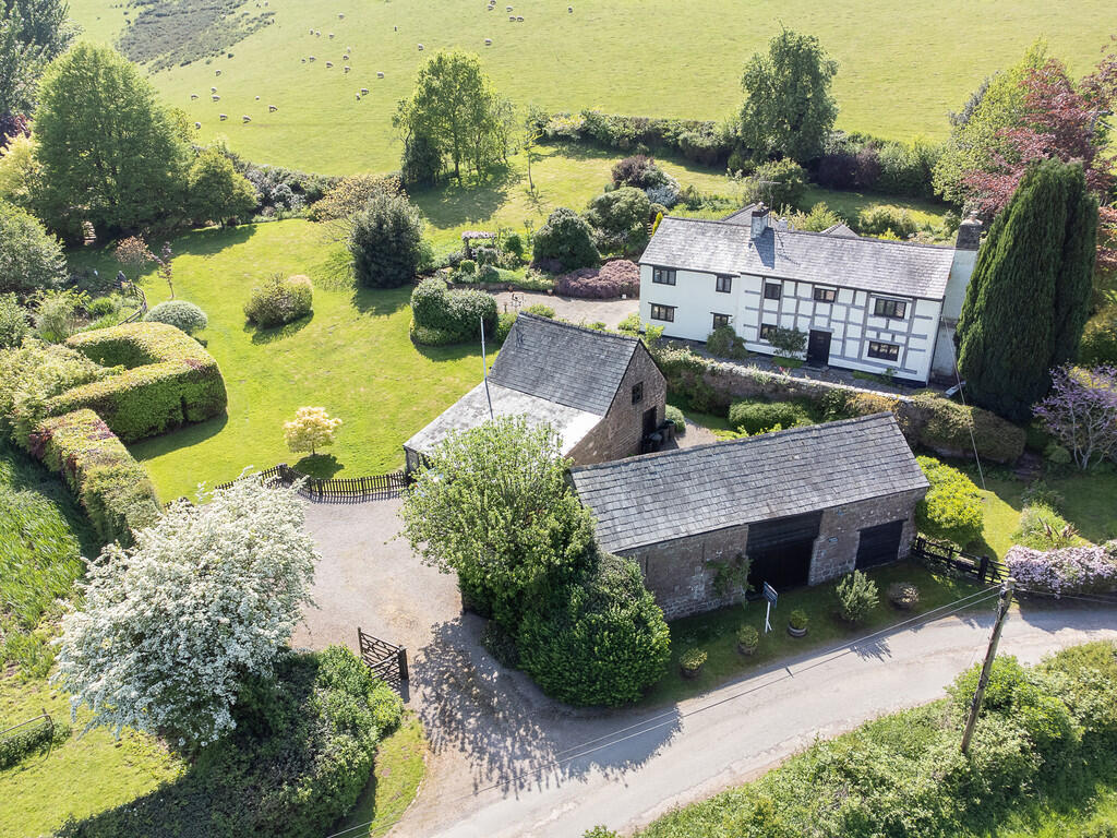 5 bedroom detached house for sale in Hope Mansell, Established Gardens ...