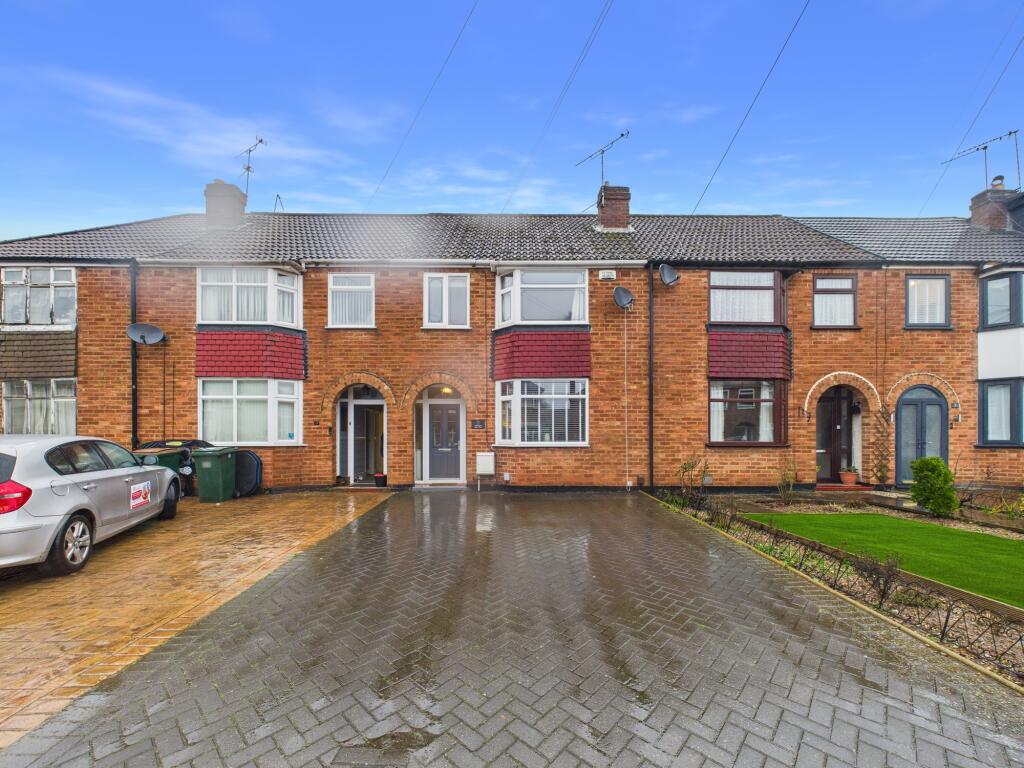 3 bedroom terraced house for sale in Sunnyside Close, Chapelfields ...
