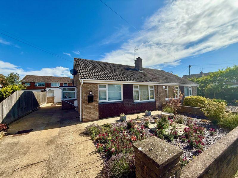 2 bedroom bungalow for sale in Immaculate Condition Throughout ...
