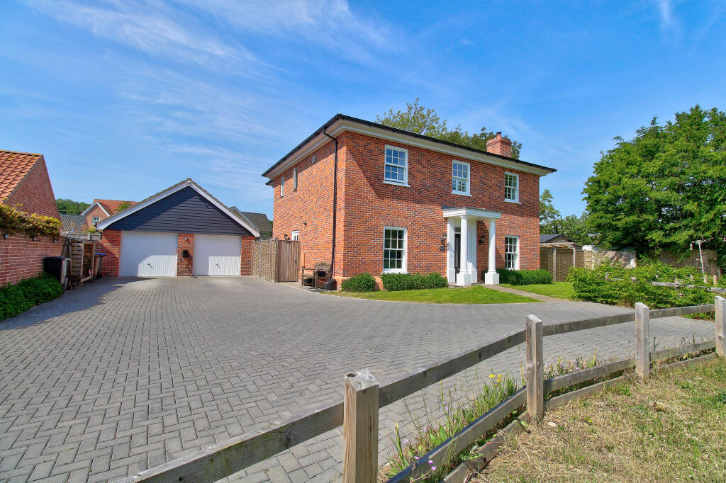 4 bedroom detached house for sale in Shetland Way, Lower Somersham, IP8