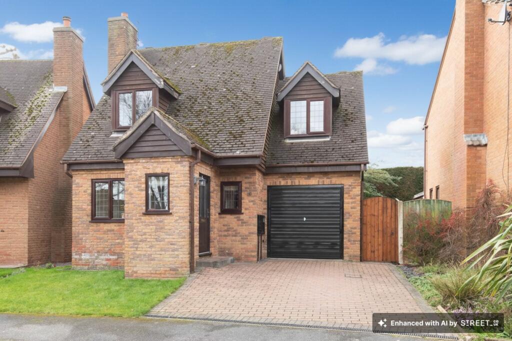3 bedroom detached house for sale in Bentham Road, Chesterfield, S40