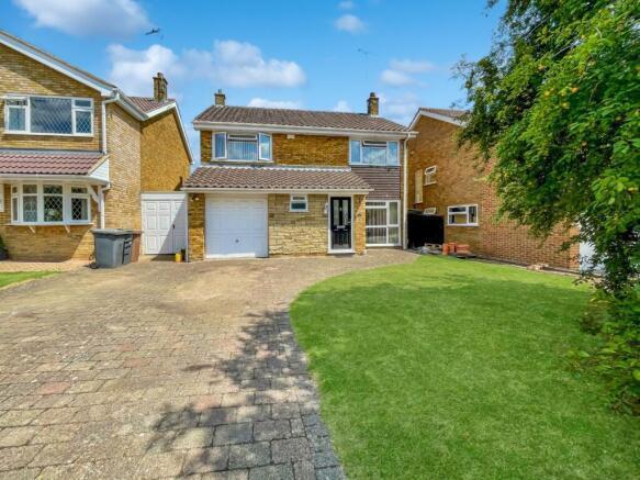 4 bedroom detached house for sale in Foxbury Close, Old Bedford Road ...