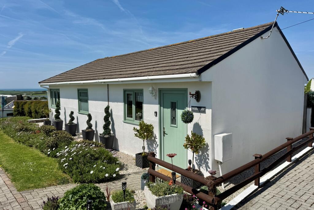 2 bedroom bungalow for sale in Watergate Cottage, St Merryn, PL28