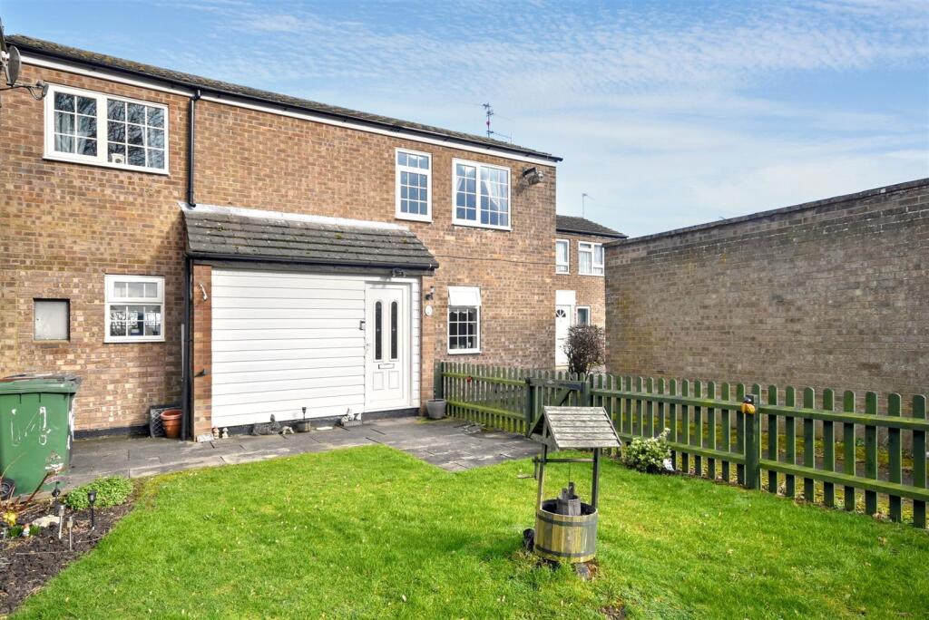 3 bedroom detached house for sale in Pages Walk, Corby, NN17 1XE, NN17