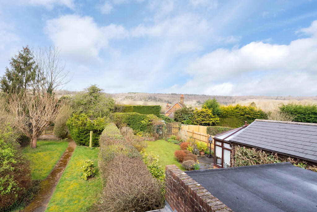 4 bedroom semi-detached house for sale in Balchins Lane, Westcott, RH4