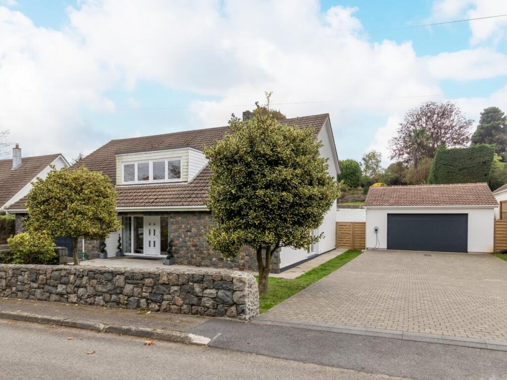 5 bedroom detached house for sale in Clos De Ruette Braye, Ruette Braye ...