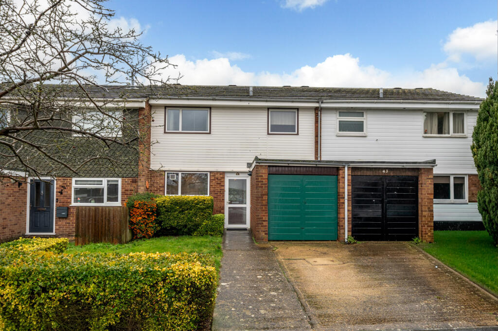 3 bedroom terraced house for sale in Okeley Lane, TRING, HP23