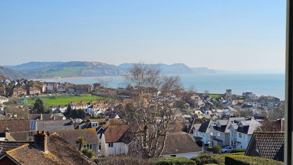 2 bedroom flat for sale in Silver Street, Lyme Regis, DT7 3HS, DT7