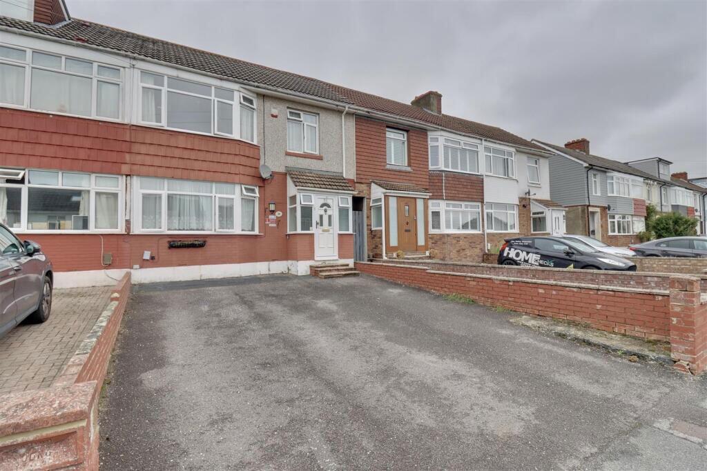 3 bedroom terraced house for sale in Raymond Road, Portsmouth ...