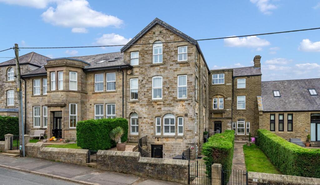 4 bedroom town house for sale in Broadhead Road, Crowthorn, BL7