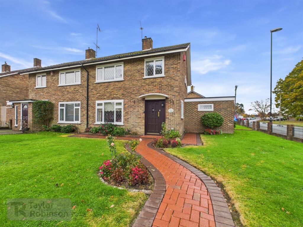 3 bedroom semi-detached house for sale in Ifield, Crawley, RH11