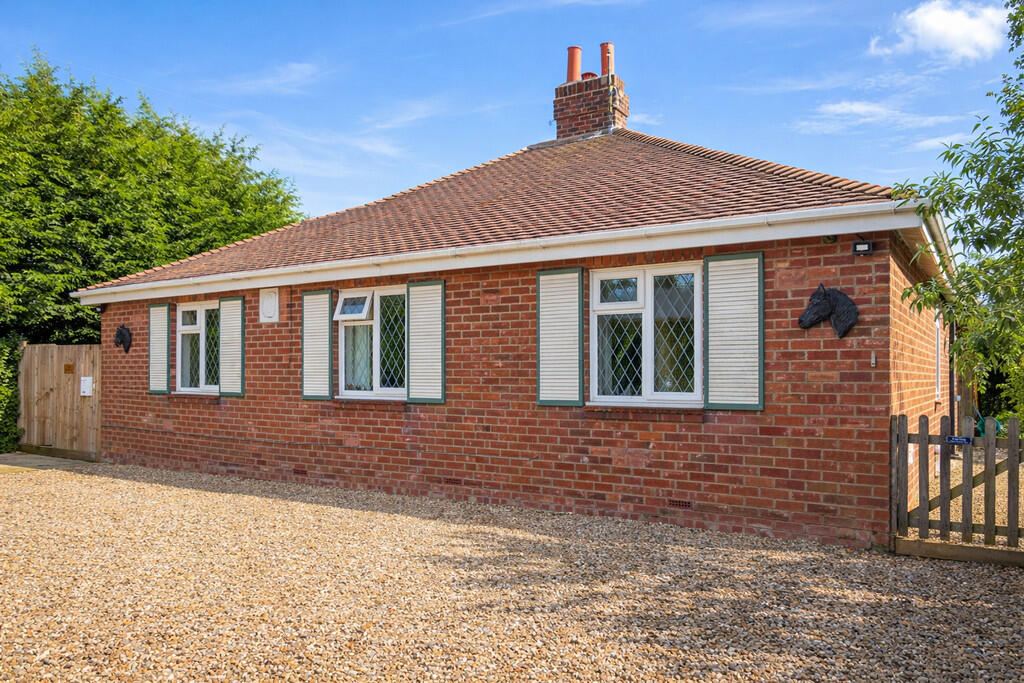3 bedroom detached bungalow for sale in Chalk Lane, Sutton Bridge, PE12