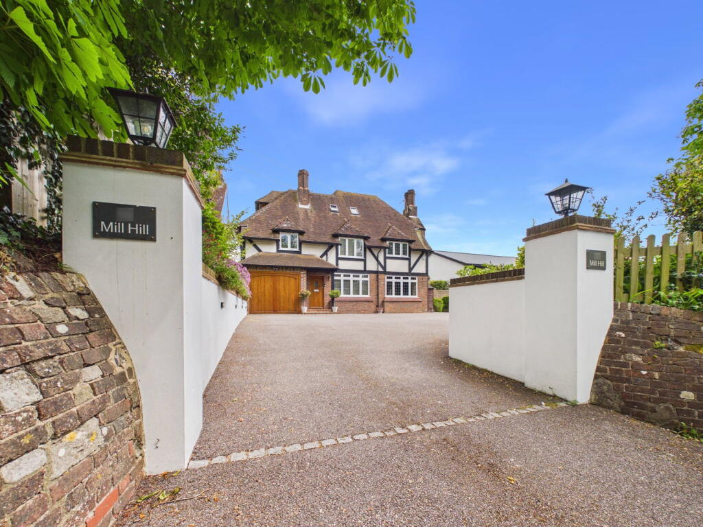 4 bedroom detached house for sale in Mill Hill, Shoreham by Sea, BN43