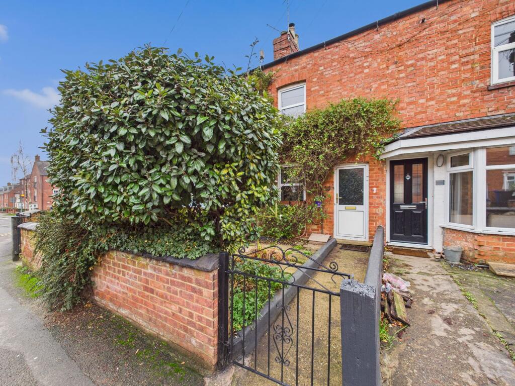 2 bedroom terraced house for sale in Pomfret Road, Towcester, NN12