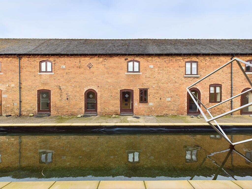 Office to lease in First Floor Office, Park View Business Centre ...