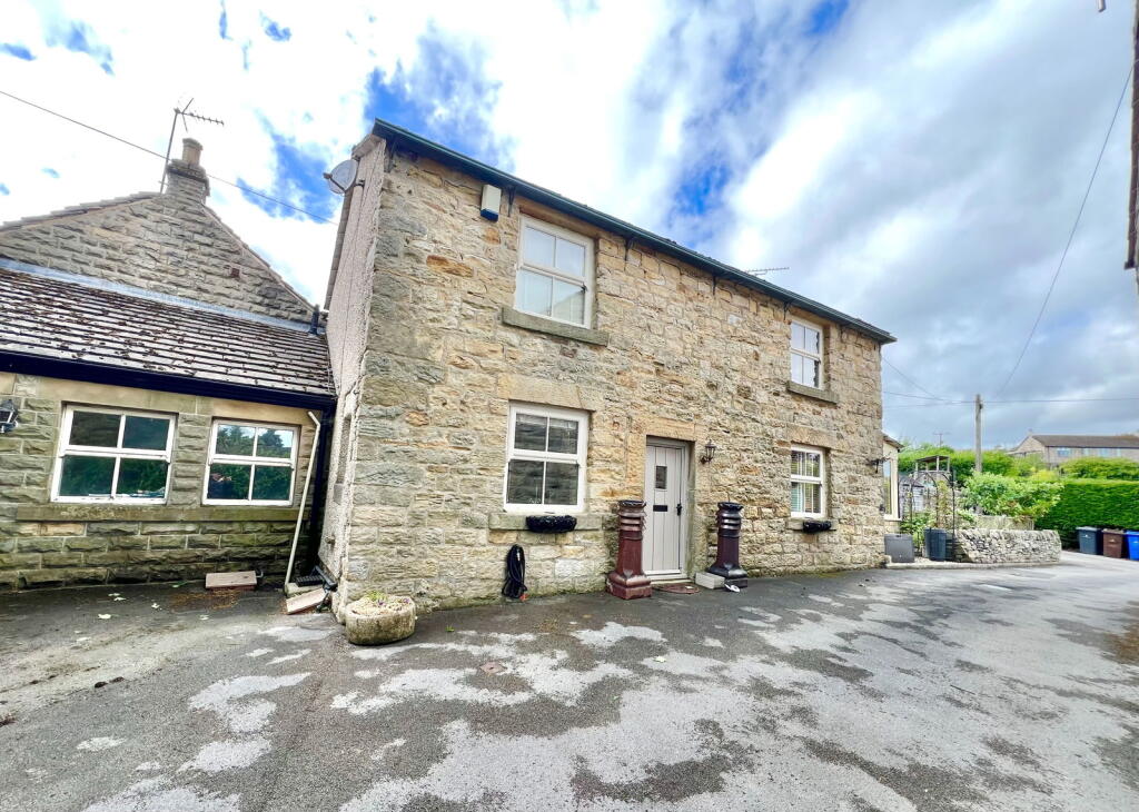 3 bedroom cottage for sale in Langsett, S36 4GY, S36