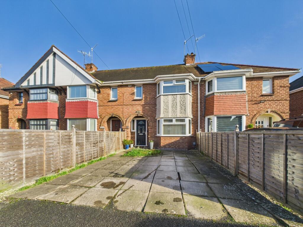 3 bedroom terraced house for sale in Graham Road, Worcester ...