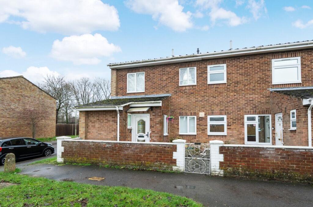 3 bedroom end of terrace house for sale in Tintagel Close, Andover ...