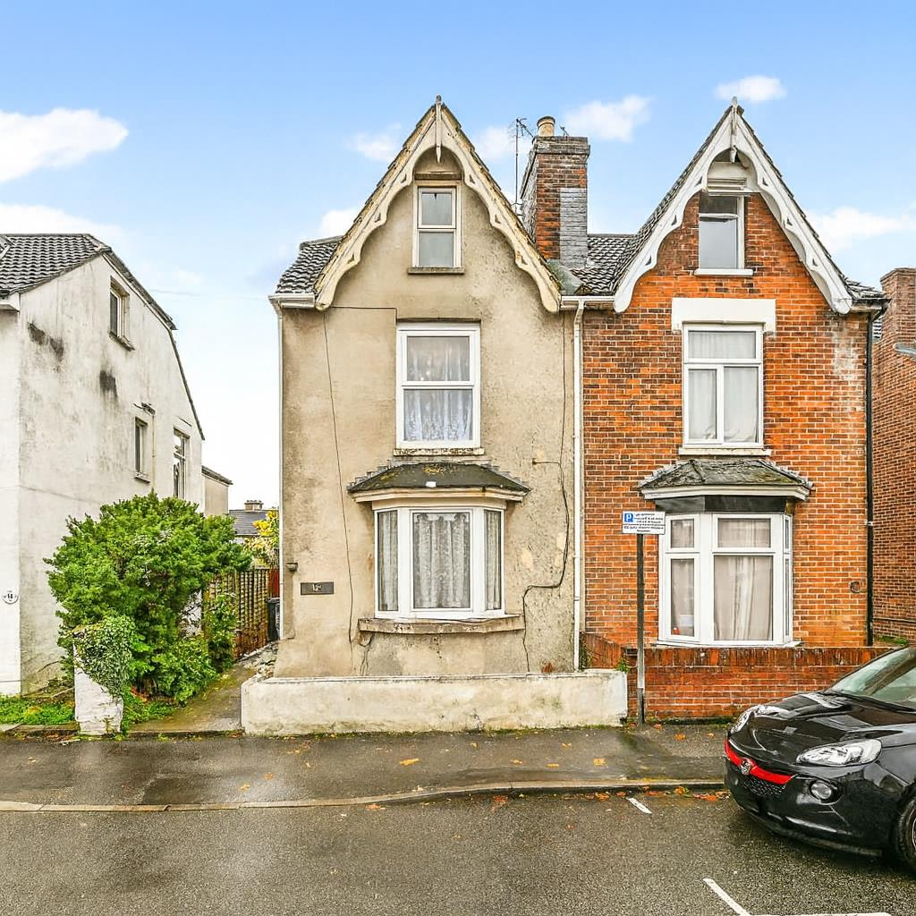 2 bedroom flat for sale in Windsor Road, Cosham, Portsmouth, PO6