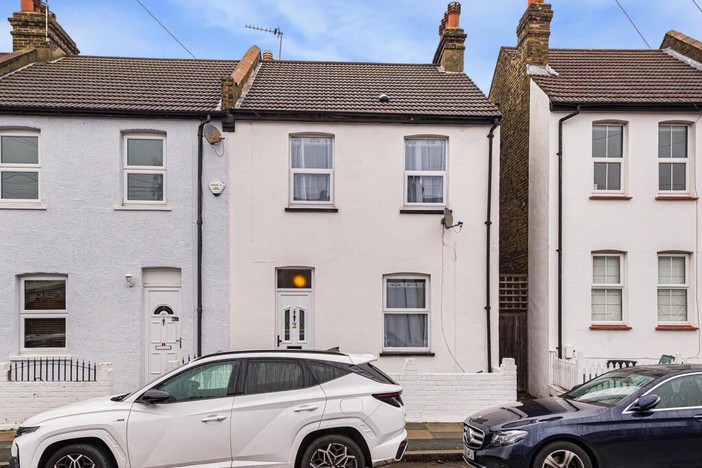 2 bedroom end of terrace house for sale in Liddon Road, Bromley, BR1