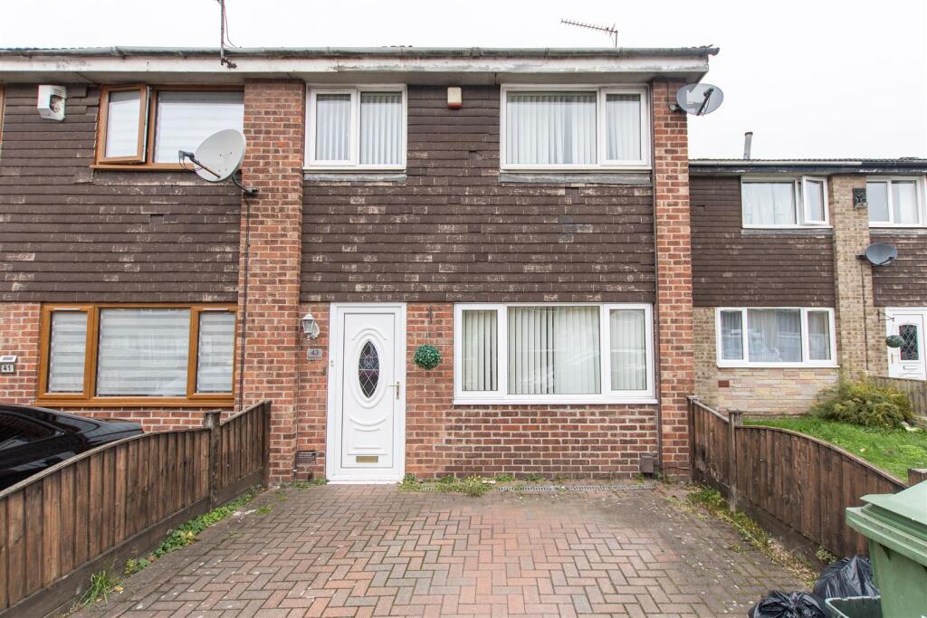 3 bedroom terraced house for rent in Bramble Drive, Carlton, Nottingham ...