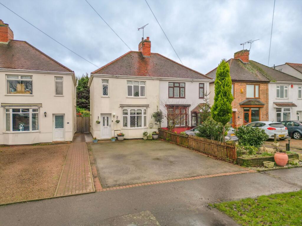 3 bedroom semi-detached house for sale in Golf Drive, Nuneaton, CV11