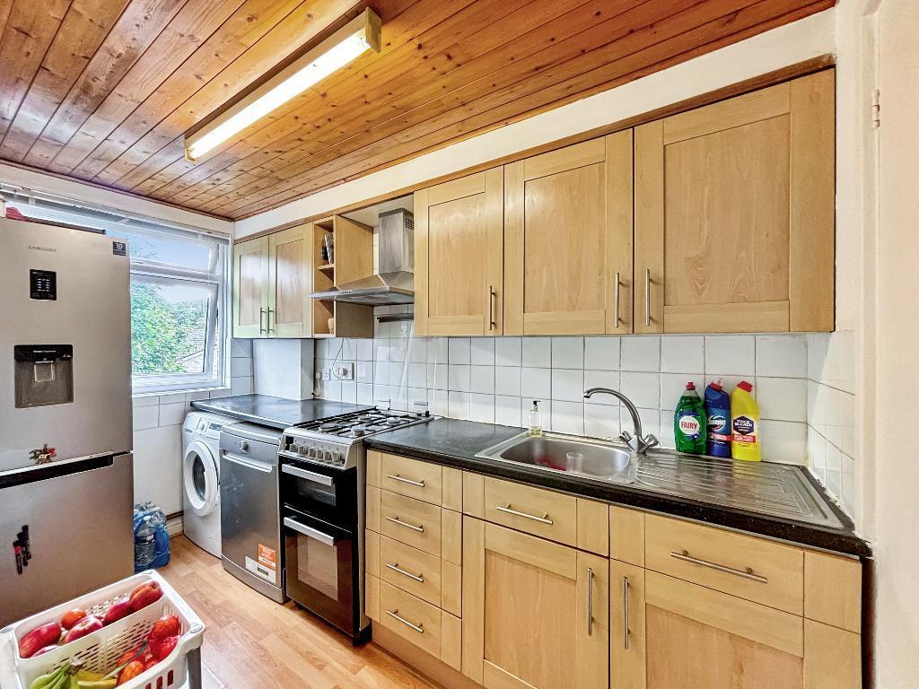 1 bedroom flat for sale in Friars Wood, Pixton Way, Croydon, Surrey ...