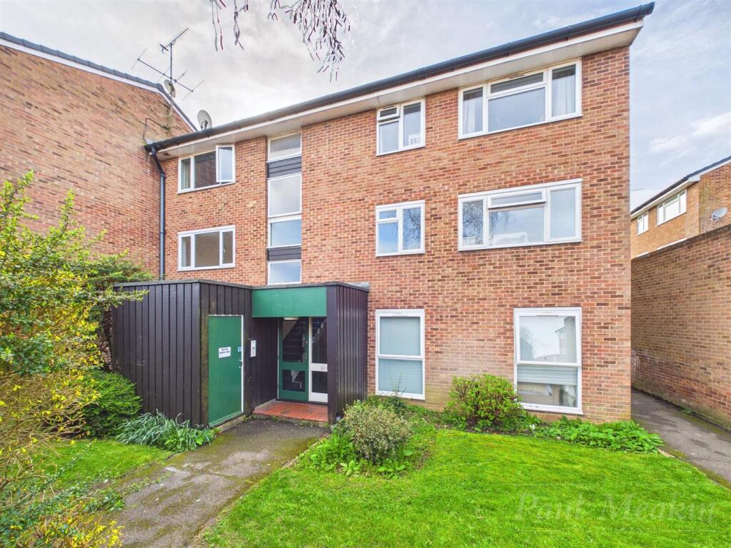 1 bedroom apartment for sale in Middlefields, Pixton Way, Croydon, CR0