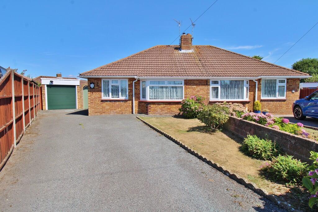 2 bedroom semi-detached bungalow for sale in Robins Close, Stubbington ...