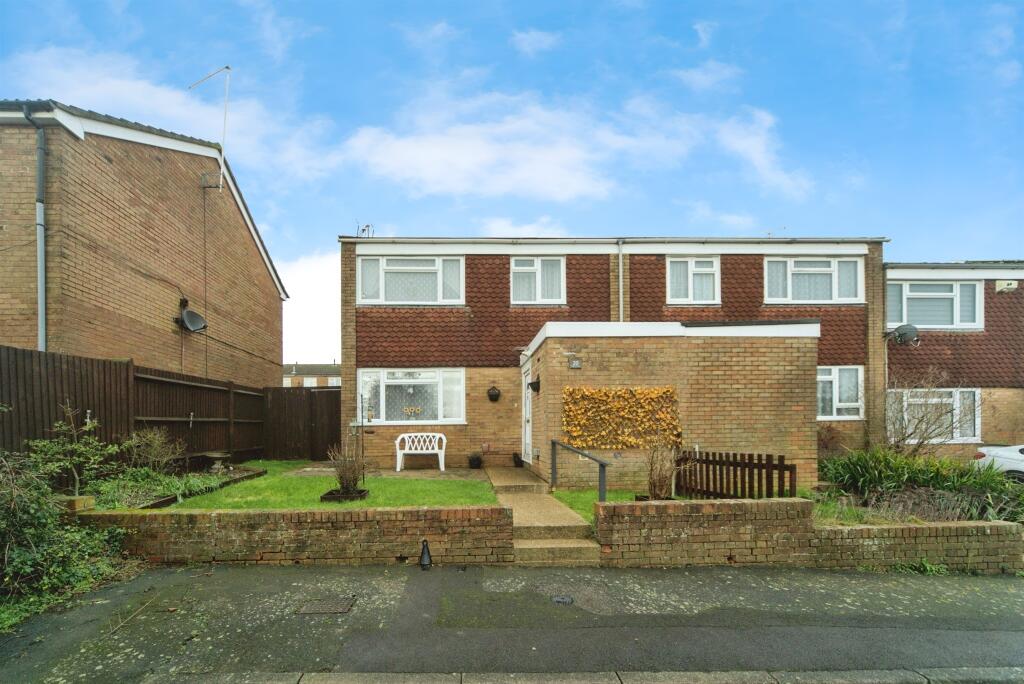 3 bedroom end of terrace house for sale in Foxglove Road, Eastbourne, BN23