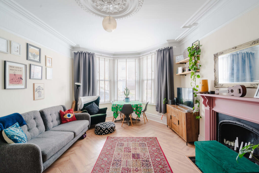 2 bedroom flat for sale in Stackpool Road, Southville, Bristol, BS3
