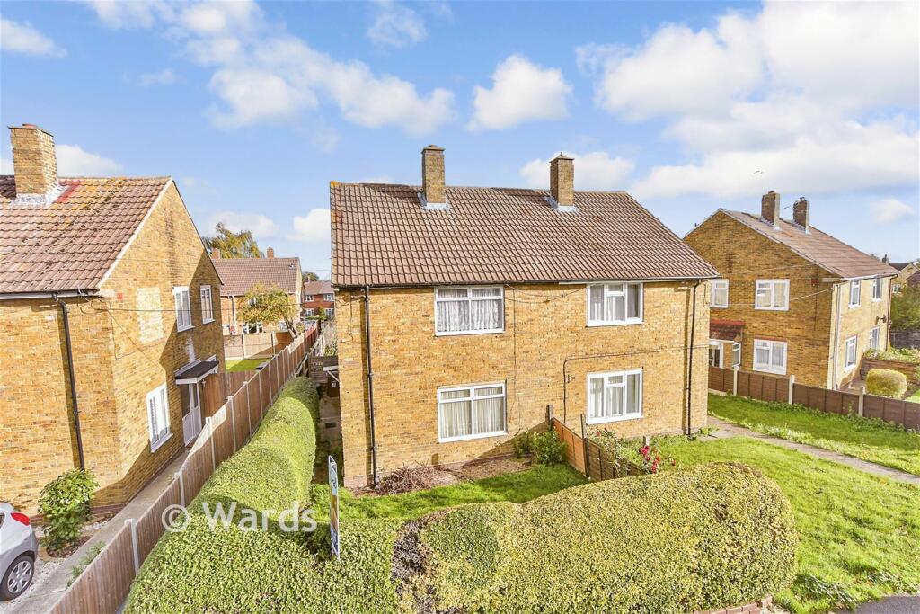 3 bedroom semi-detached house for sale in Goudhurst Road, Twydall ...