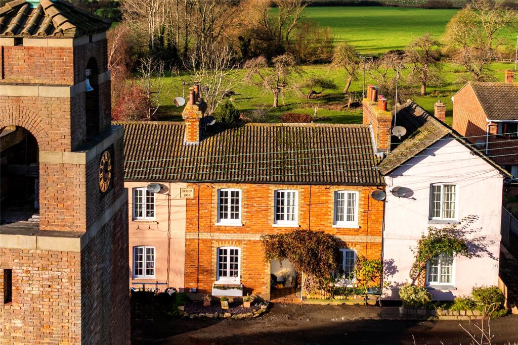 2 bedroom terraced house for sale in Filgrave, Newport Pagnell ...