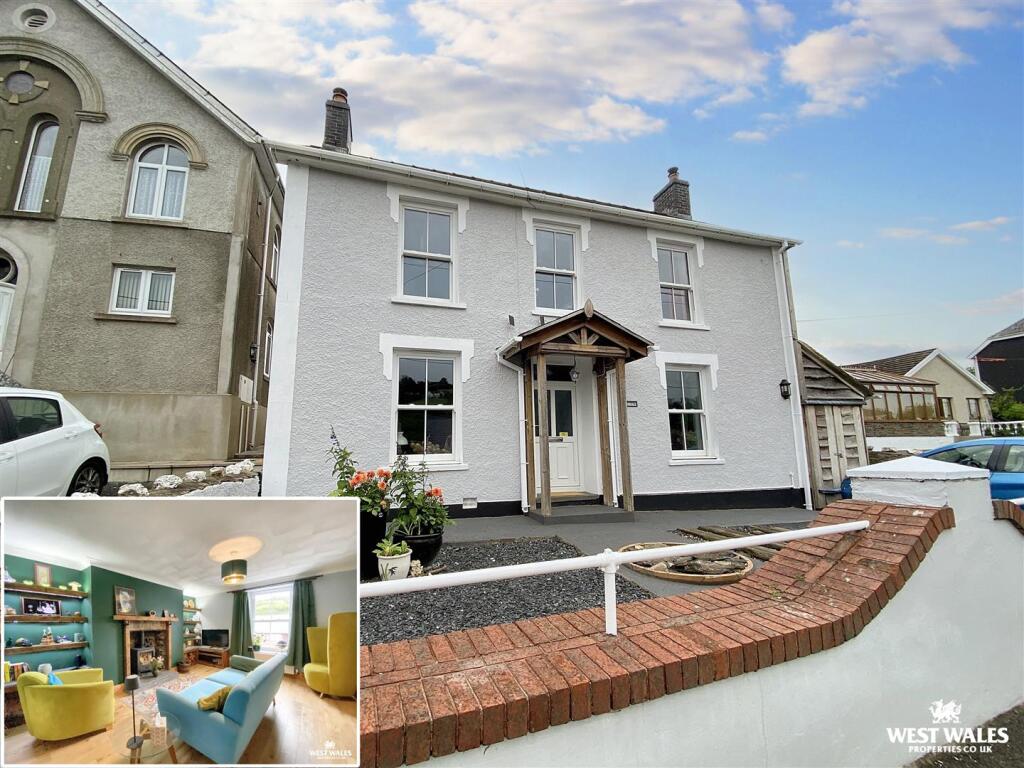 3 bedroom detached house for sale in Pencader, SA39