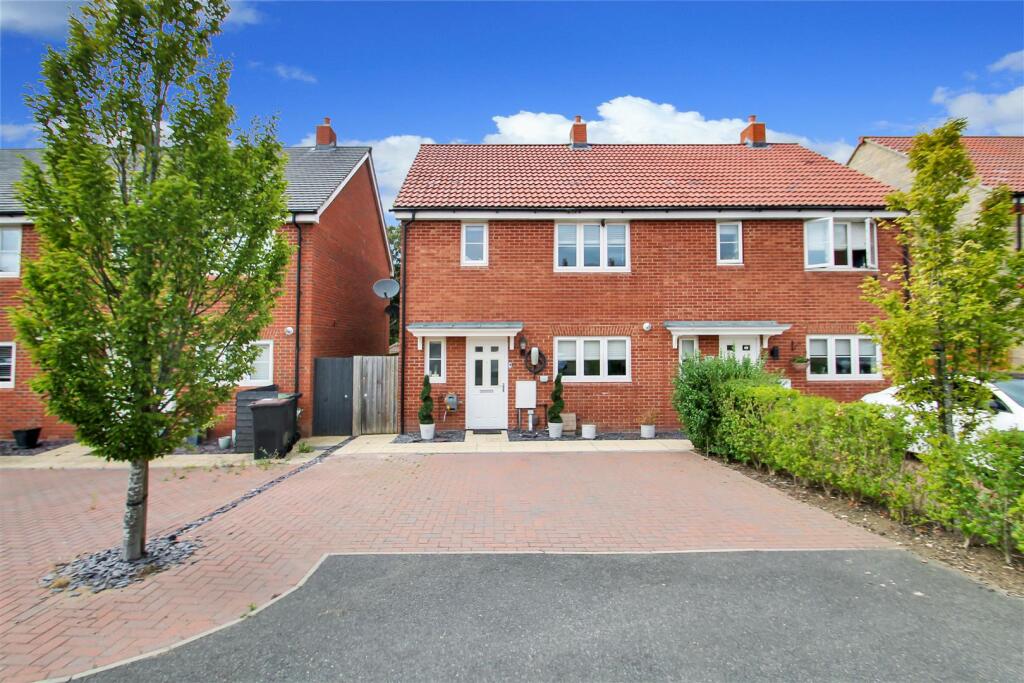 3 bedroom semi-detached house for sale in Buttercup Close, Raunds, NN9