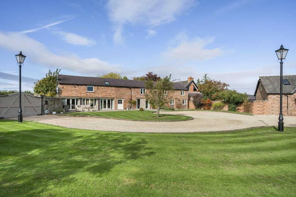5 bedroom detached house for sale in Darland Lane, Rossett, Wrexham, LL12