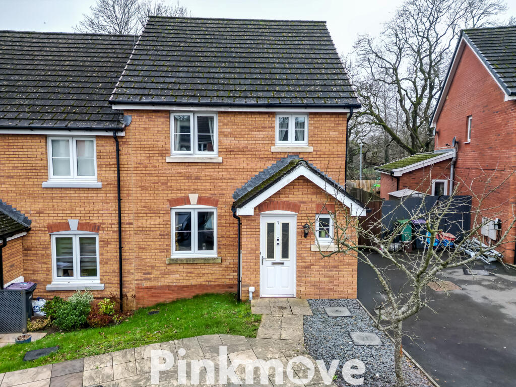 3 bedroom end of terrace house for sale in Thorncliffe Road, St. Dials ...
