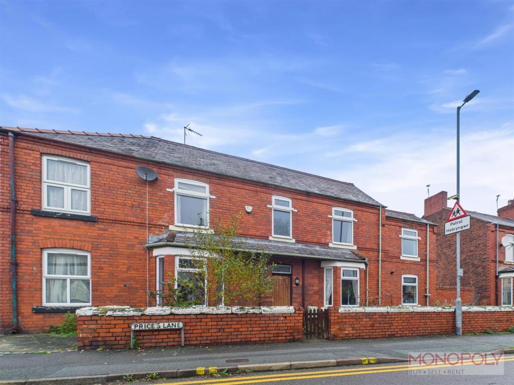 2 bedroom terraced house for sale in Prices Lane, Wrexham, LL11