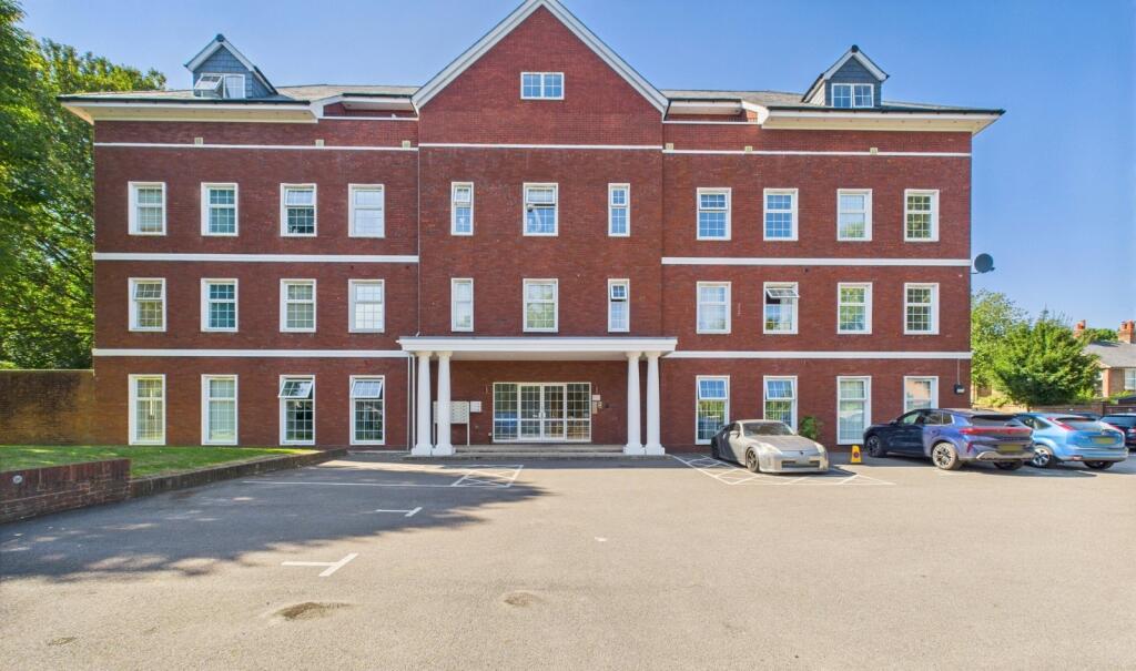 1 bedroom apartment for sale in Park House, 38 Station Road, Loudwater ...