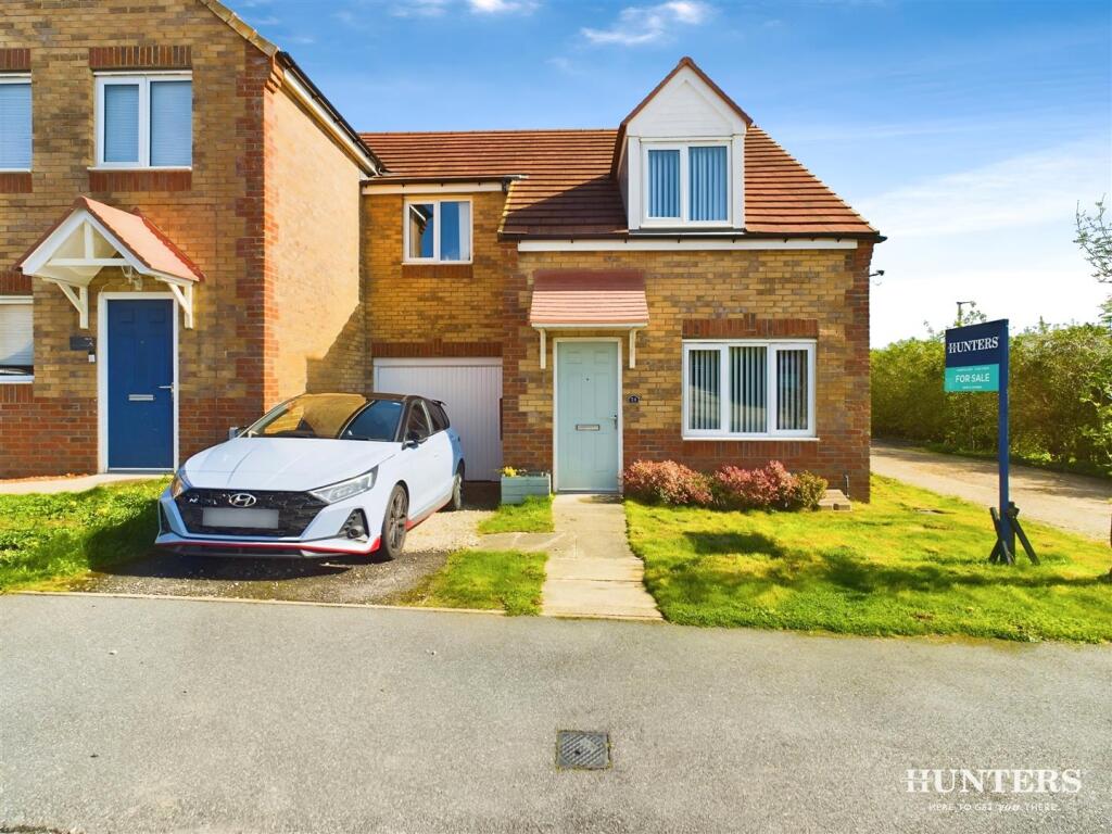 3 bedroom semi-detached house for sale in Dewhirst Close, Leadgate ...