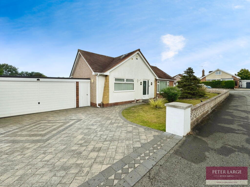 4 bedroom detached bungalow for sale in Ffordd Aber, Rhuddlan, LL18 2SJ ...