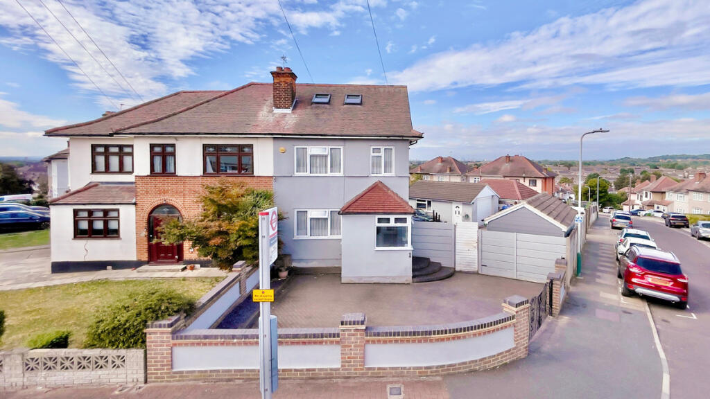 4 bedroom semi-detached house for sale in Hunters Grove, Collier Row, RM5