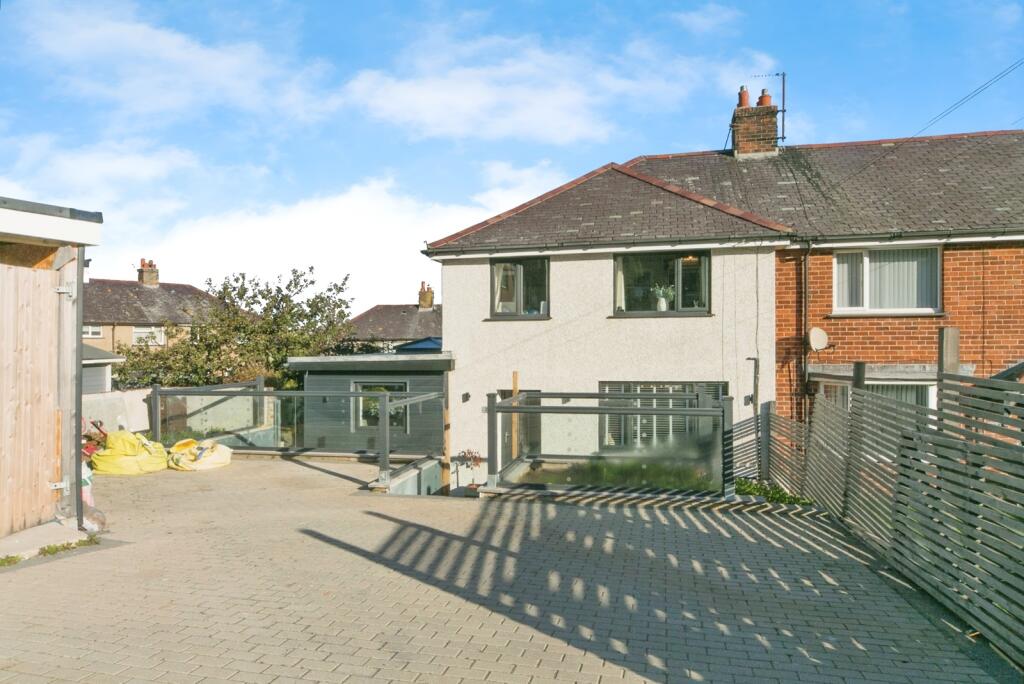 3 bedroom end of terrace house for sale in Maes Alltwen, Dwygyfylchi ...