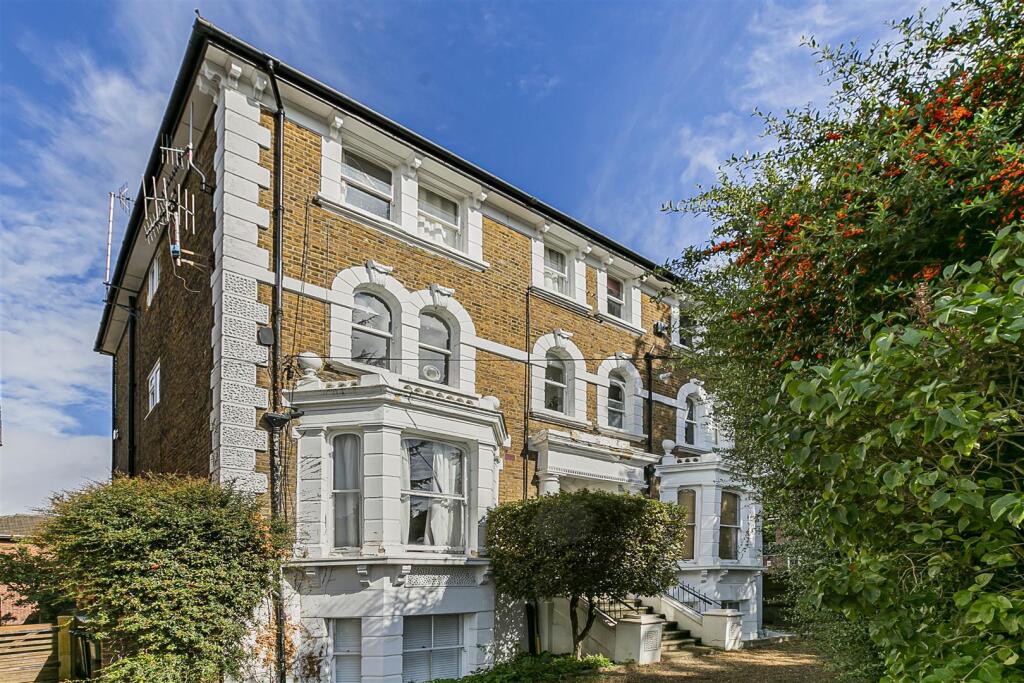 1 bedroom apartment for sale in Alexandra Road, Kingston Upon Thames, KT2