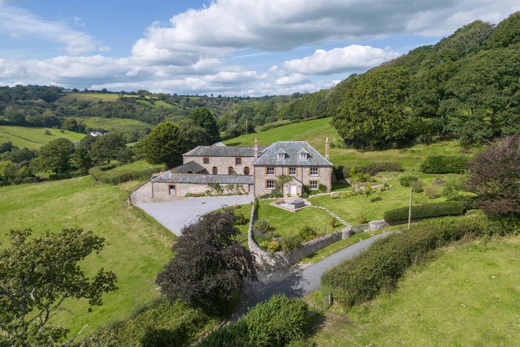 4 bedroom country house for sale in Sidbury, Sidmouth, Devon, EX10