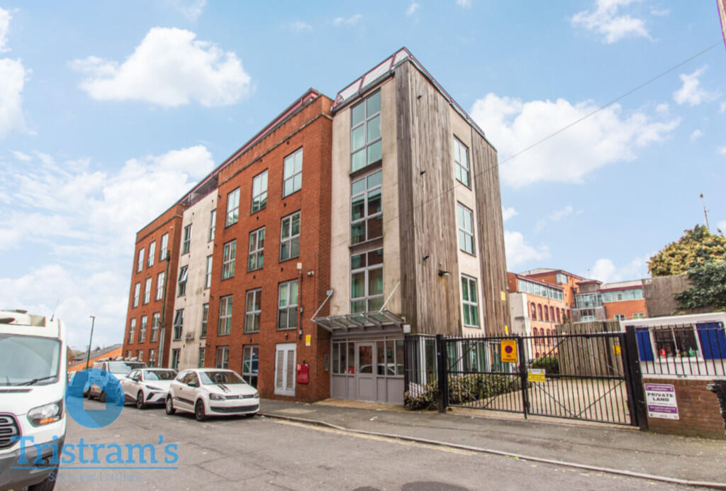 2 bedroom ground floor flat for rent in Portland Square, Nottingham, NG7