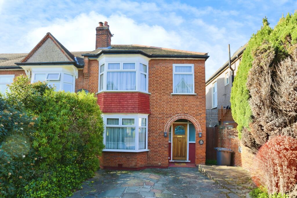 3 bedroom end of terrace house for sale in Bellingham Road, London, SE6