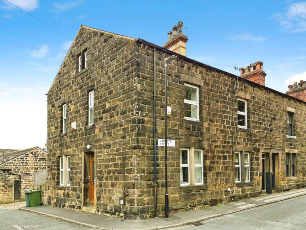 3 bedroom end of terrace house for sale in Garnett Street, Otley, LS21