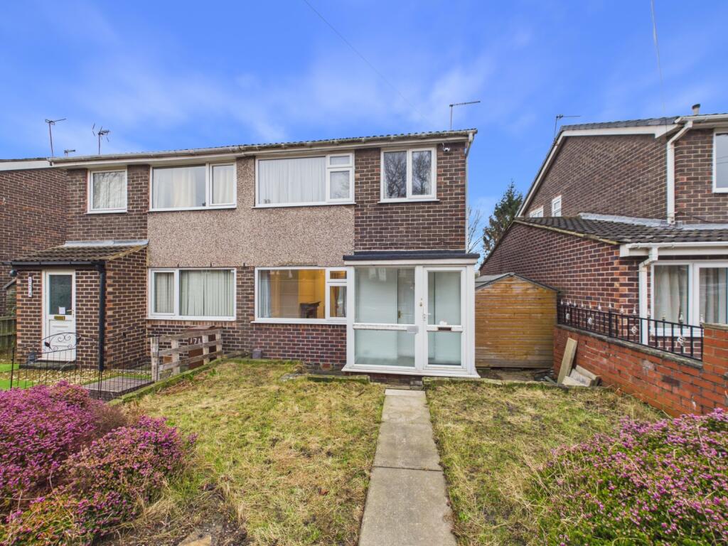 3 bedroom semi-detached house for sale in Aberford Road, Woodlesford ...