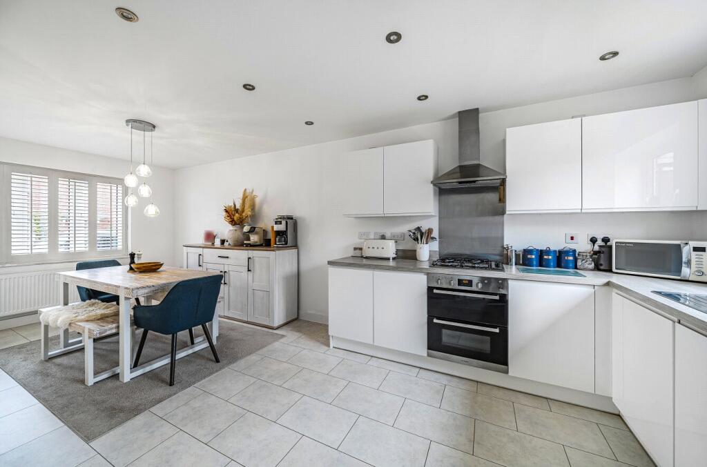 4 bedroom detached house for sale in Waytes Close, Wroughton, SN4